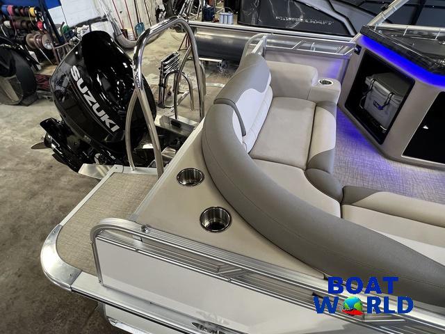 New 2024 Tahoe LTZ 2385 Elite Windshield Tritoon Pontoon & Suzuki ... New 2024 Tahoe LTZ 2385 Elite Windshield Tritoon Pontoon & Suzuki ...